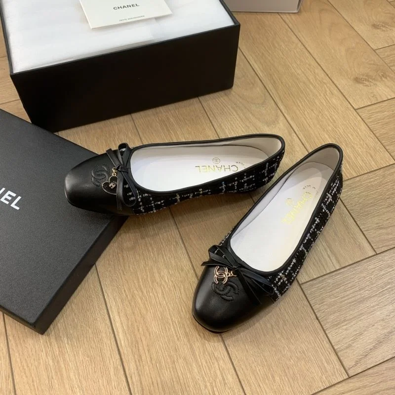 Top match Chanel Flat Shoes