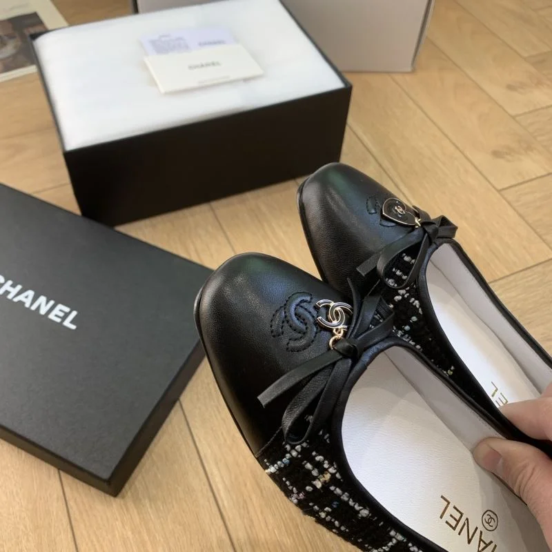 Top match Chanel Flat Shoes