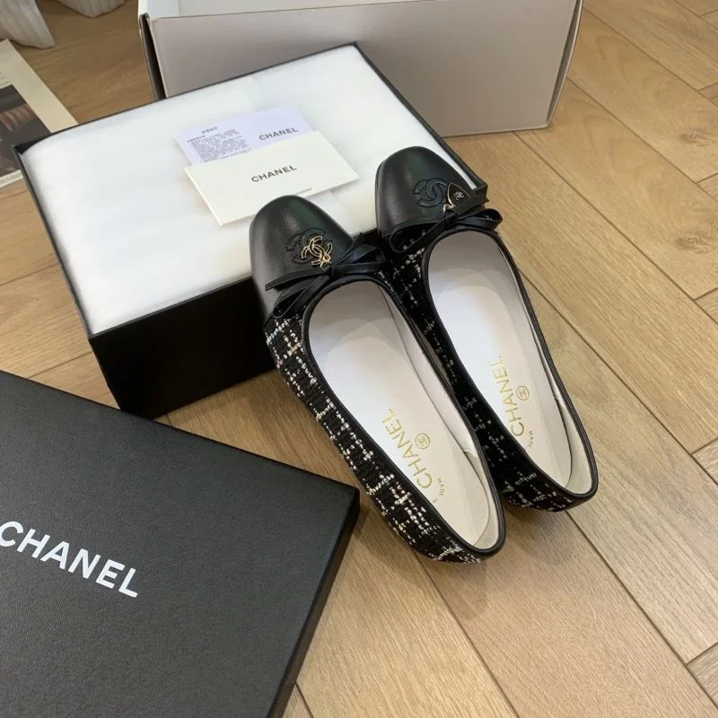 Top match Chanel Flat Shoes