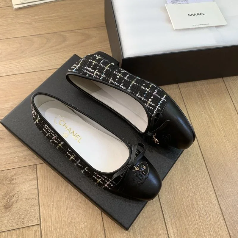 Top match Chanel Flat Shoes