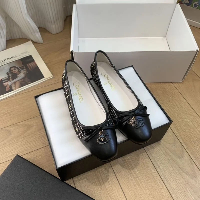 Top match Chanel Flat Shoes