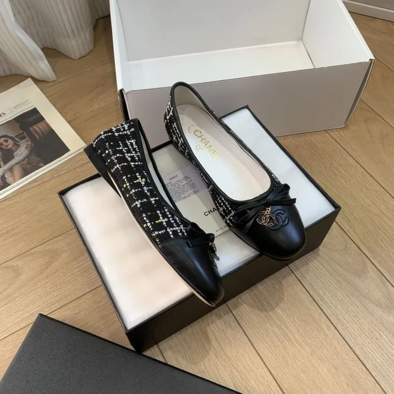 Top match Chanel Flat Shoes