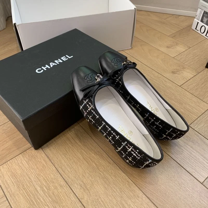 Top match Chanel Flat Shoes