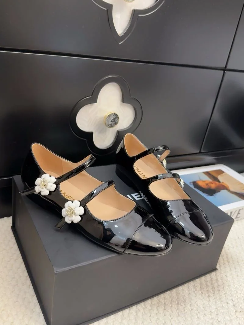 Bargain Chanel Flat Shoes