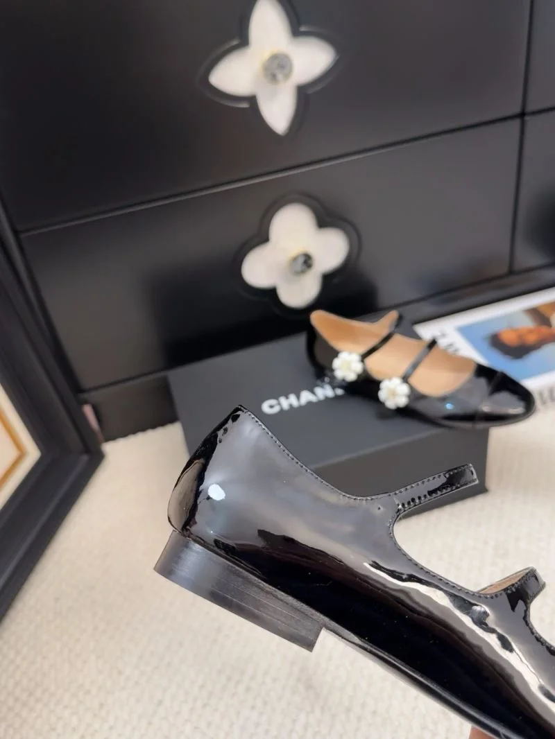 Bargain Chanel Flat Shoes
