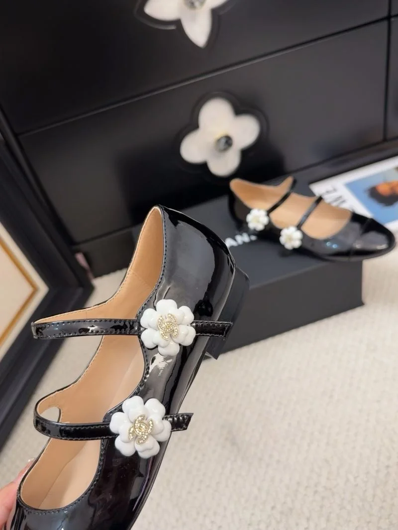 Bargain Chanel Flat Shoes