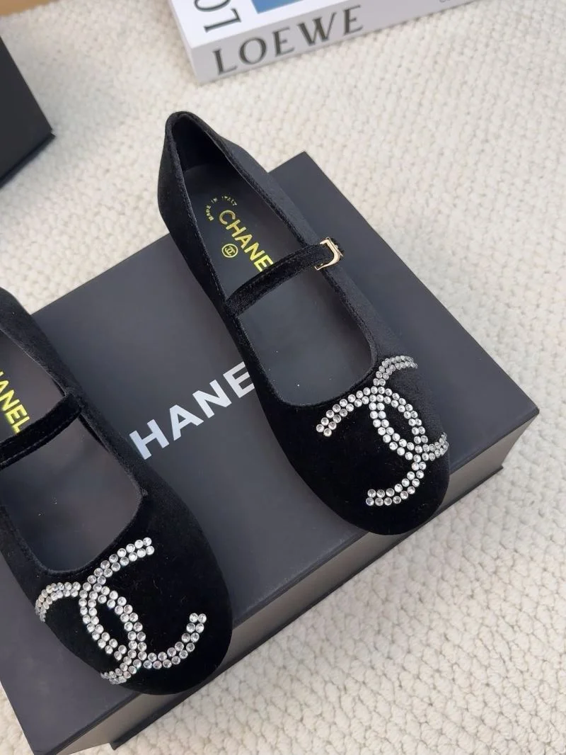 Top mirror Chanel Flat Shoes