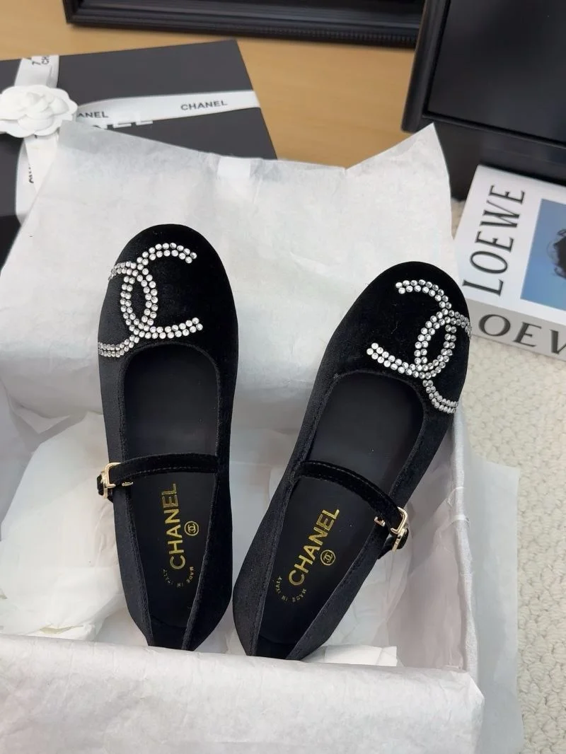Top mirror Chanel Flat Shoes