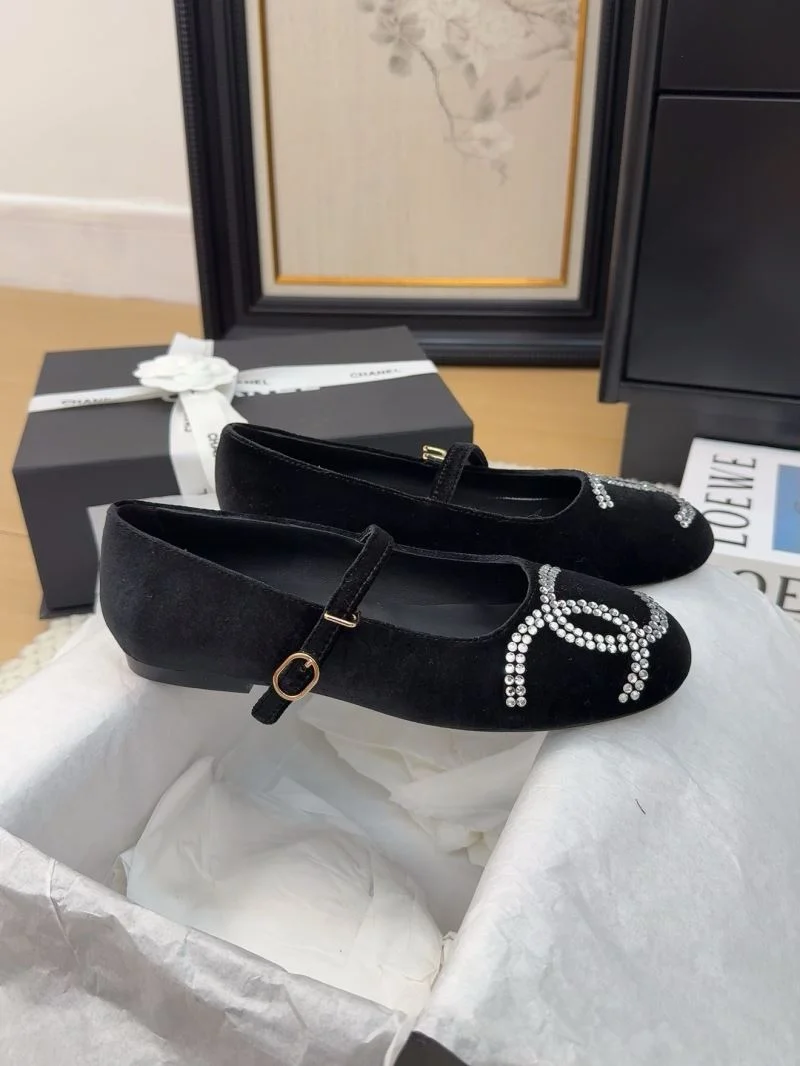 Top mirror Chanel Flat Shoes