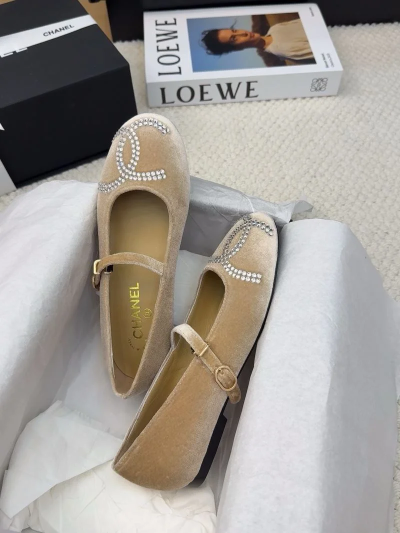 Top mirror Chanel Flat Shoes