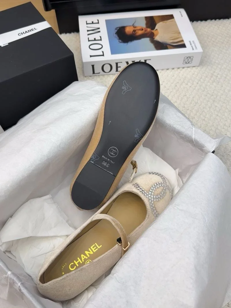 Top mirror Chanel Flat Shoes