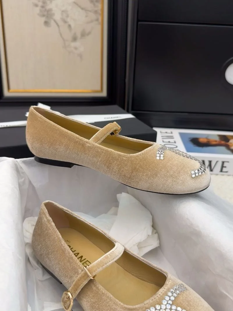 Top mirror Chanel Flat Shoes