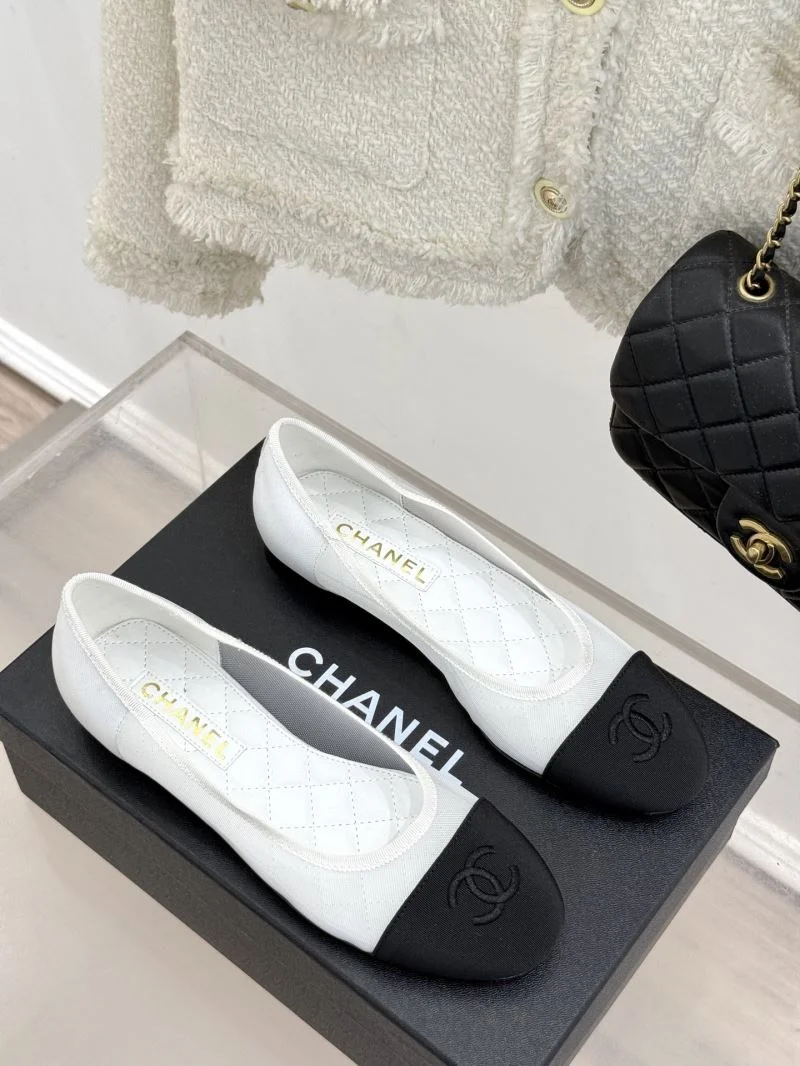 Top mirror Chanel Flat Shoes