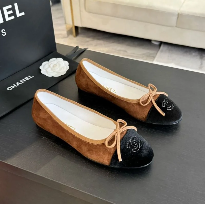 Brand-authenticated Chanel Flat Shoes