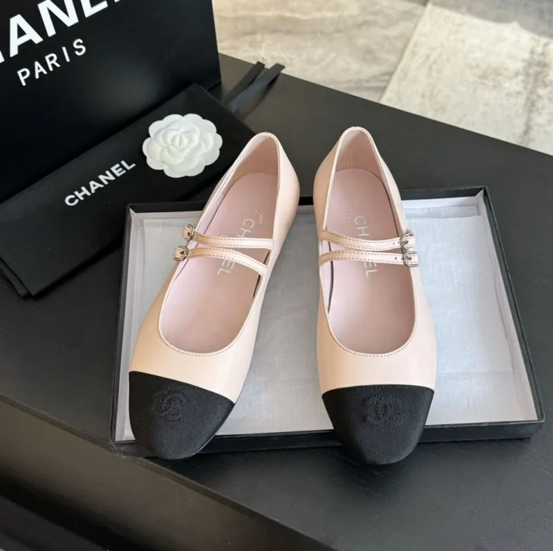 Top match Chanel Flat Shoes