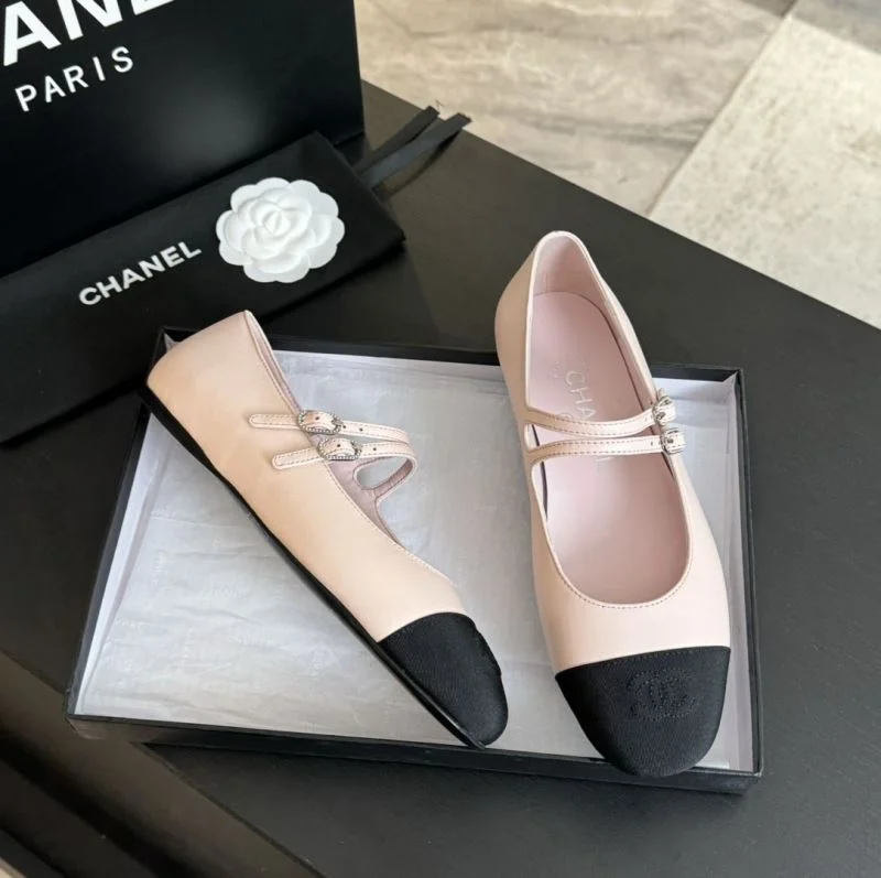 Top match Chanel Flat Shoes