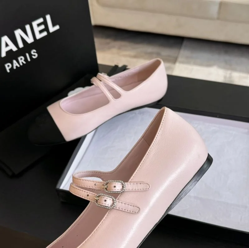 Top match Chanel Flat Shoes