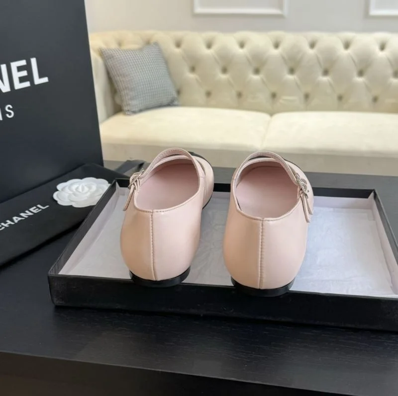 Top match Chanel Flat Shoes