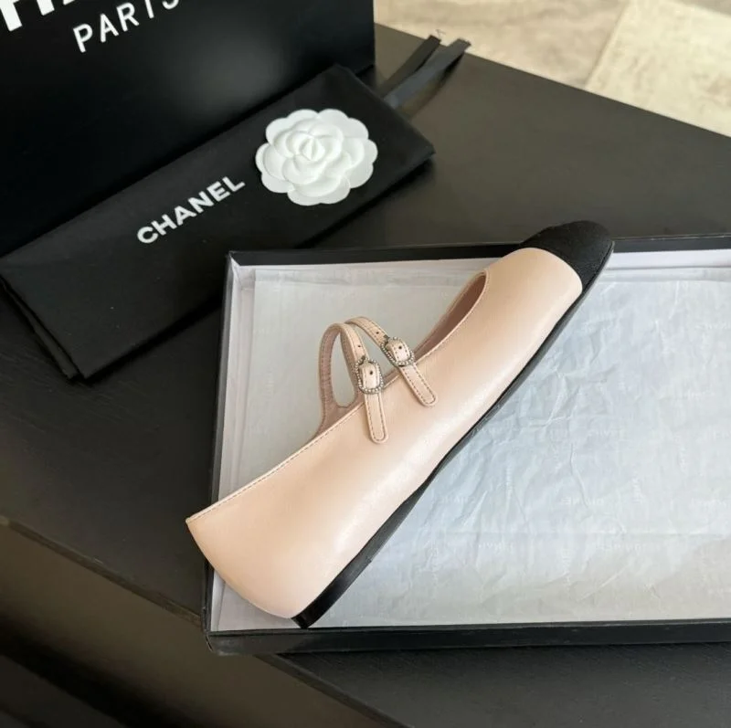 Top match Chanel Flat Shoes