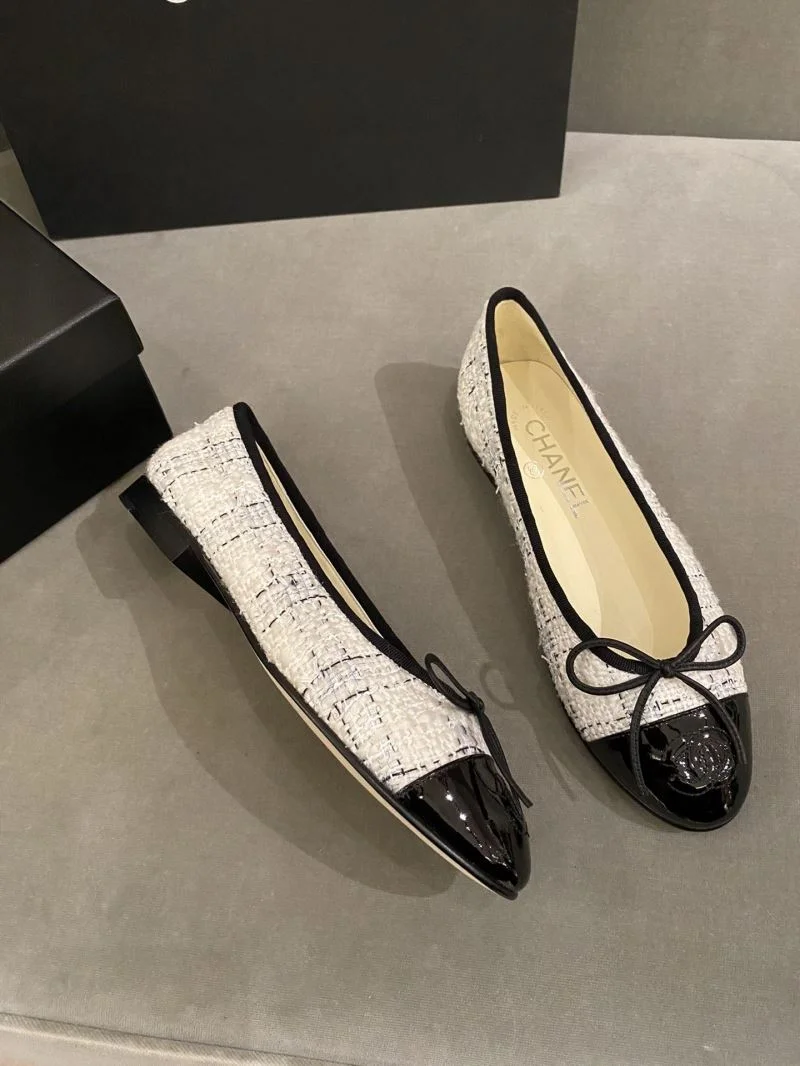 Top mirror Chanel Flat Shoes