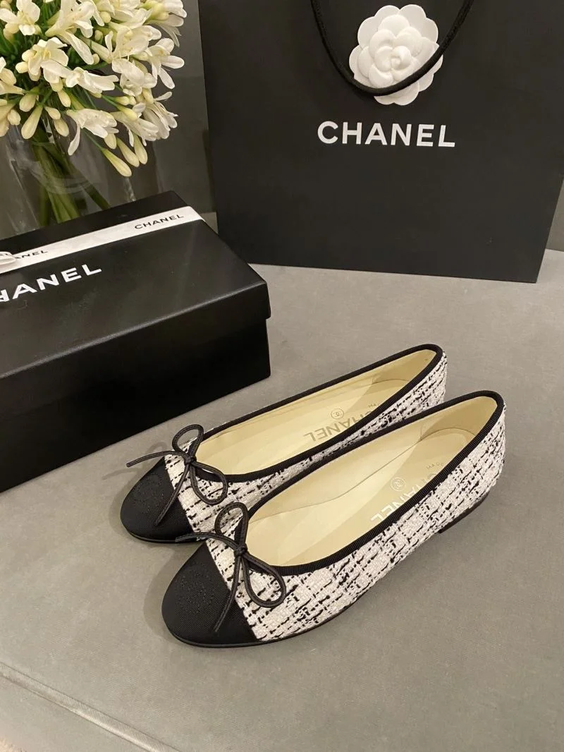 Top mirror Chanel Flat Shoes