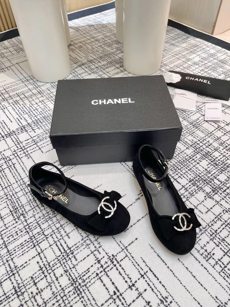 Accurate model Chanel Flat Shoes