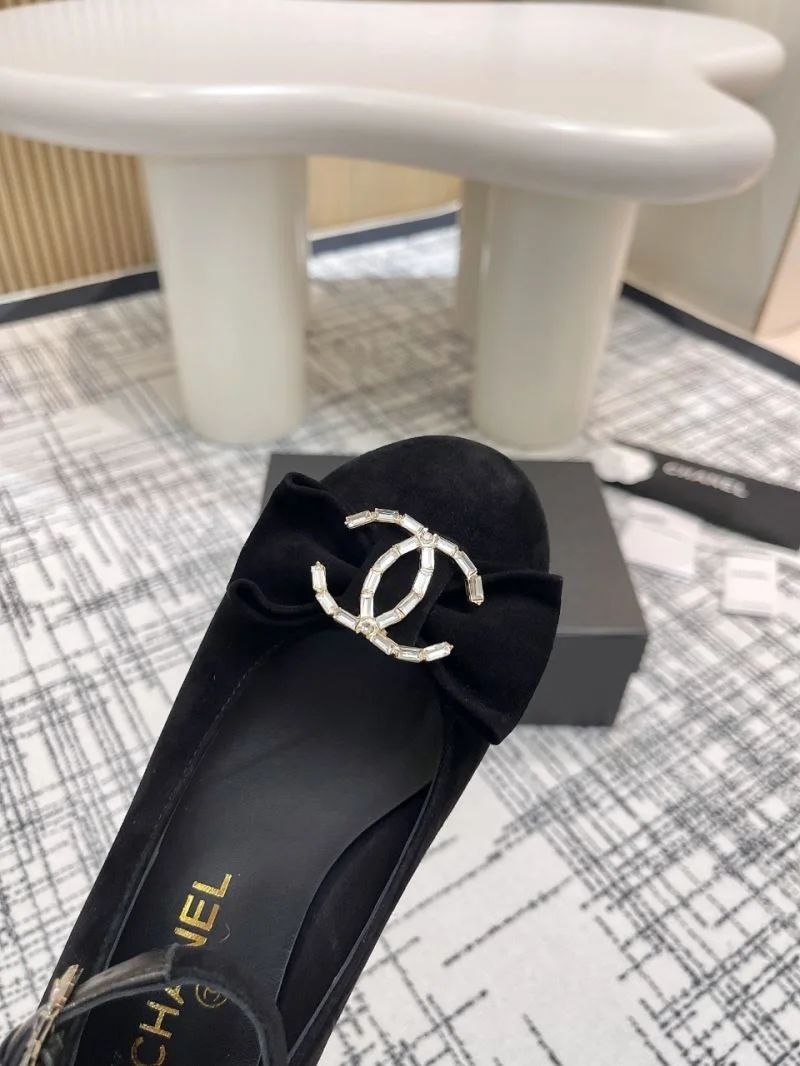 Accurate model Chanel Flat Shoes