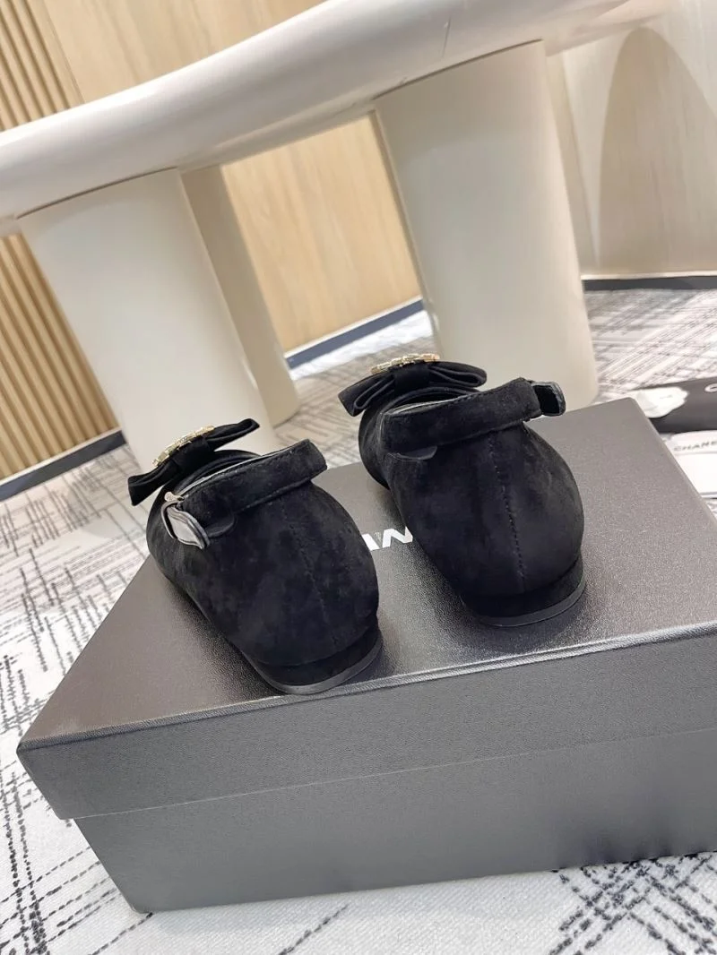 Accurate model Chanel Flat Shoes