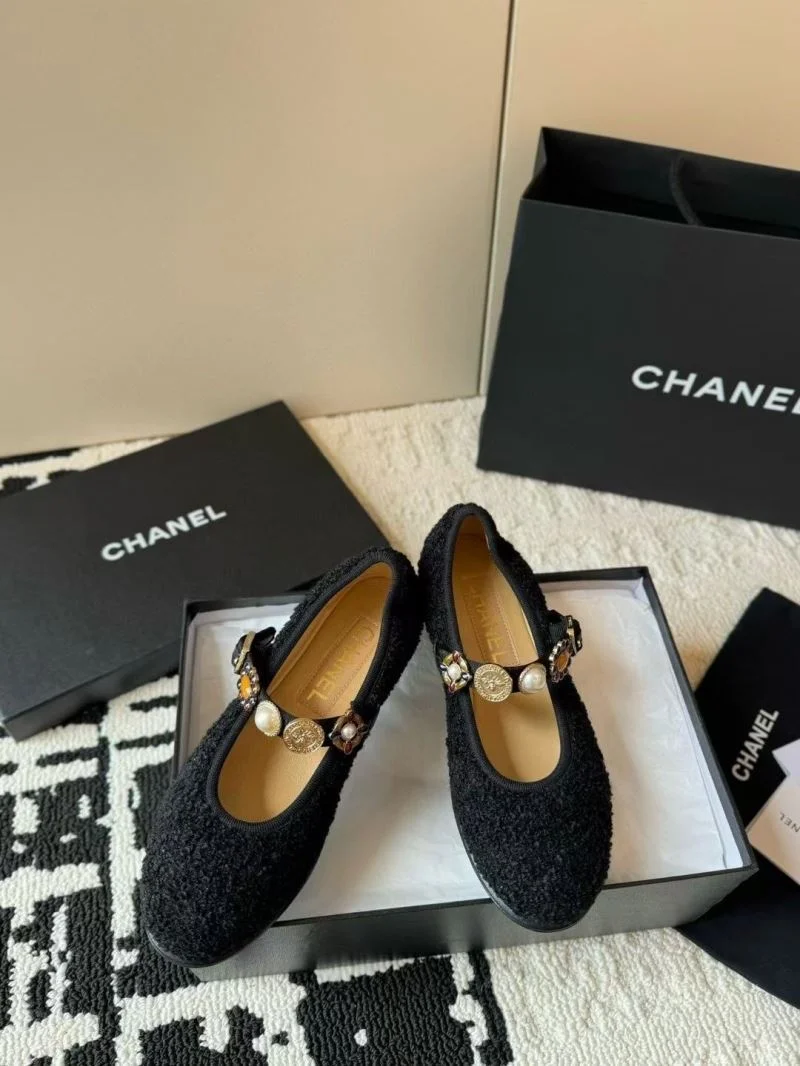 Top match Chanel Flat Shoes
