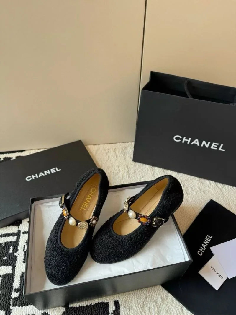 Top match Chanel Flat Shoes