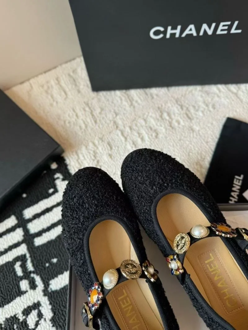 Top match Chanel Flat Shoes