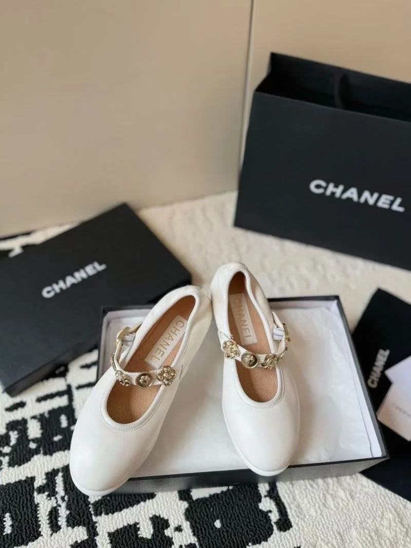 Top match Chanel Flat Shoes