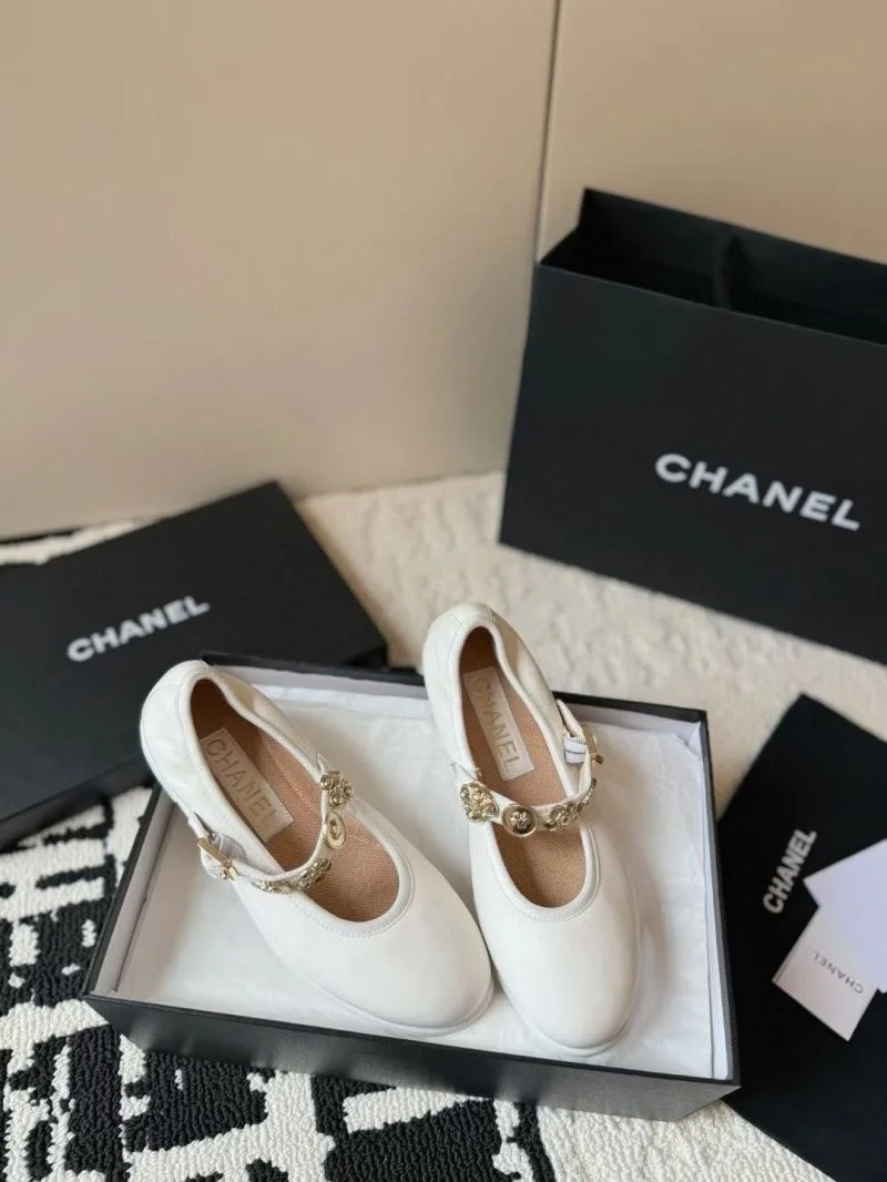 Top match Chanel Flat Shoes