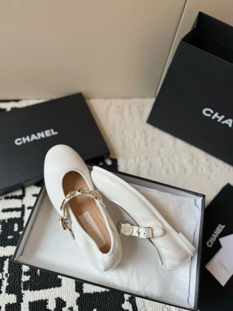 Top match Chanel Flat Shoes