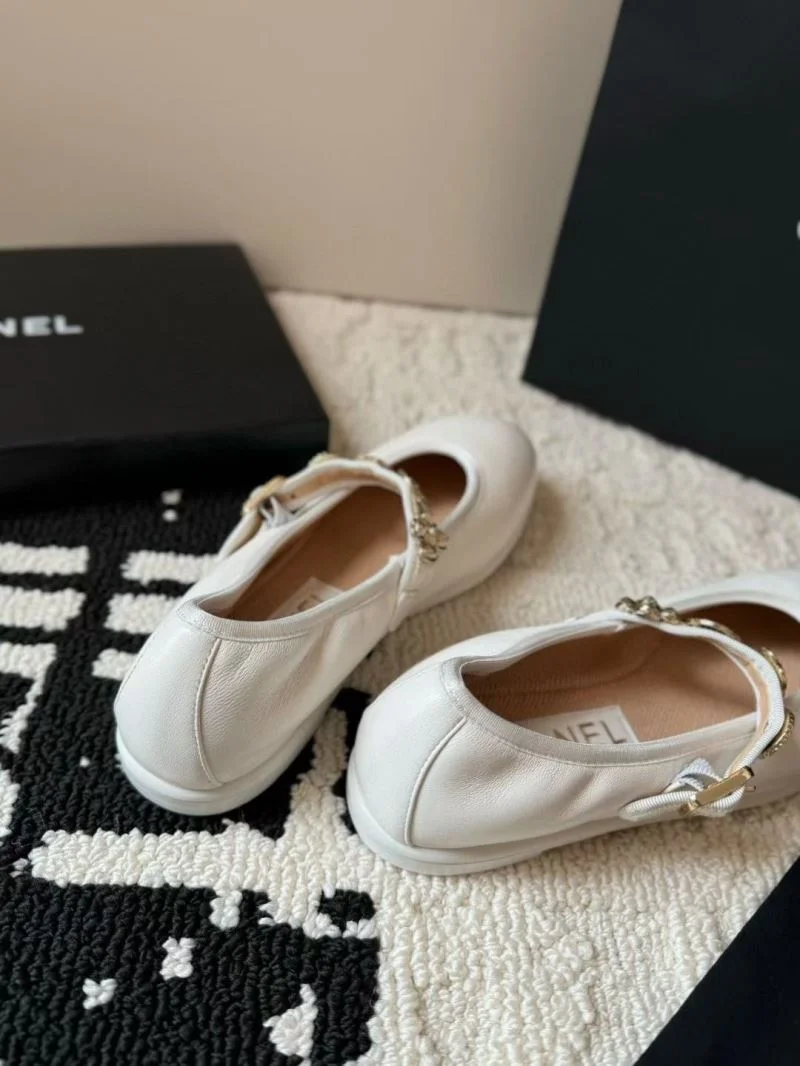 Top match Chanel Flat Shoes