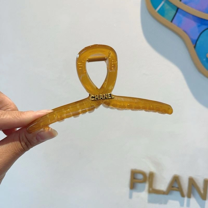 Low-cost Chanel Hair Hoop