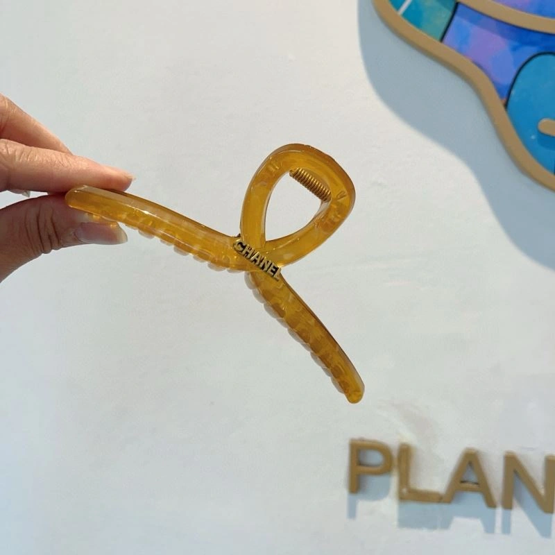 Low-cost Chanel Hair Hoop