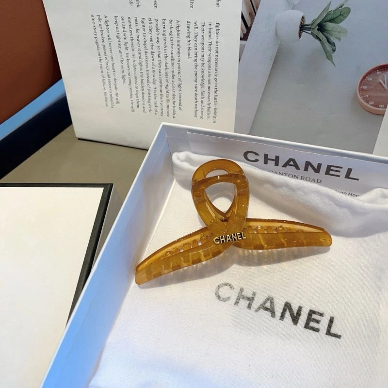 Low-cost Chanel Hair Hoop