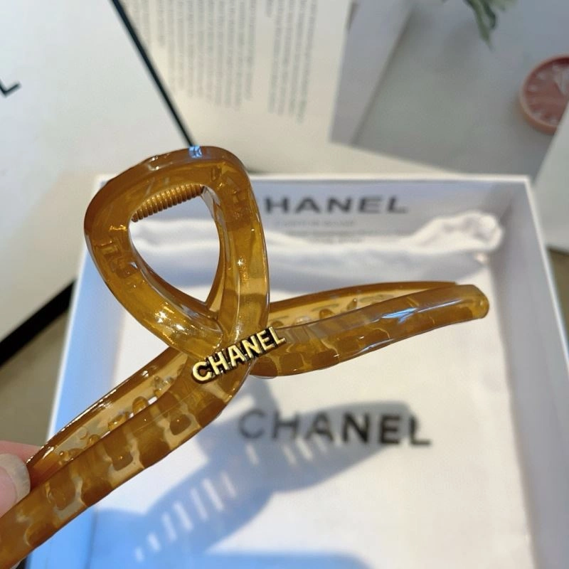 Low-cost Chanel Hair Hoop