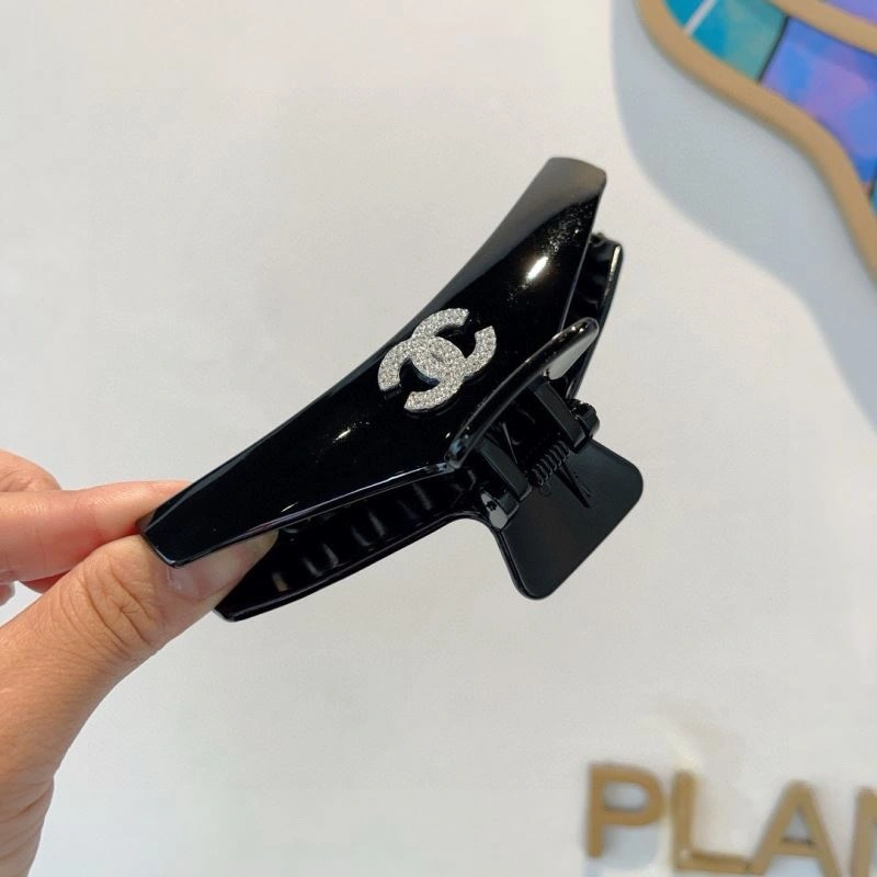 Low-cost Chanel Hair Hoop