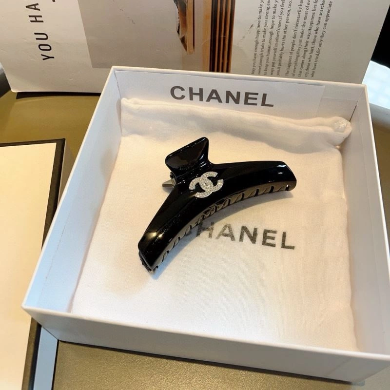 Low-cost Chanel Hair Hoop