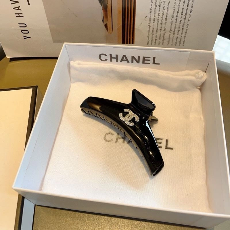 Low-cost Chanel Hair Hoop