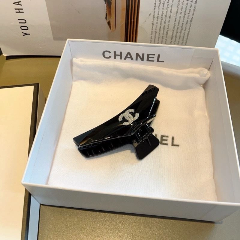 Low-cost Chanel Hair Hoop