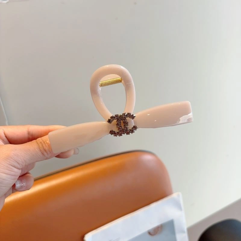 Low-cost Chanel Hair Hoop