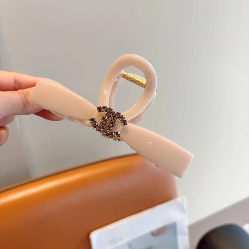 Low-cost Chanel Hair Hoop
