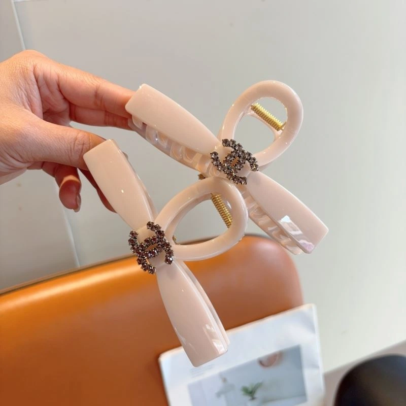 Low-cost Chanel Hair Hoop