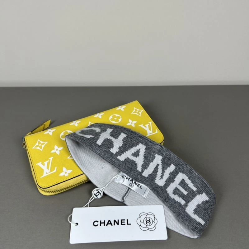Accurate model Chanel Hair Hoop