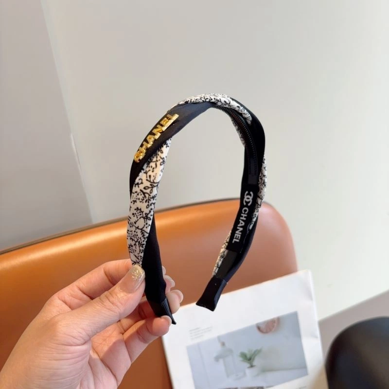 Low-cost Chanel Hair Hoop