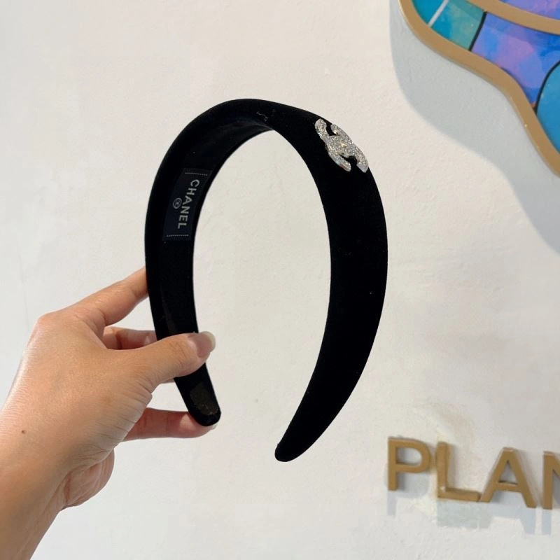 Low-cost Chanel Hair Hoop