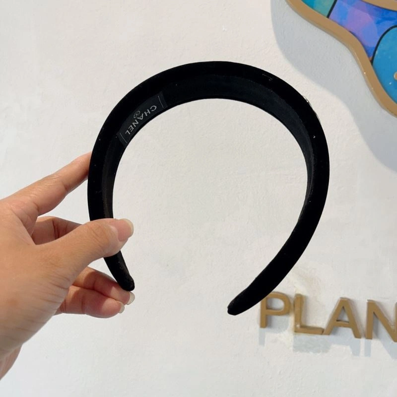 Low-cost Chanel Hair Hoop